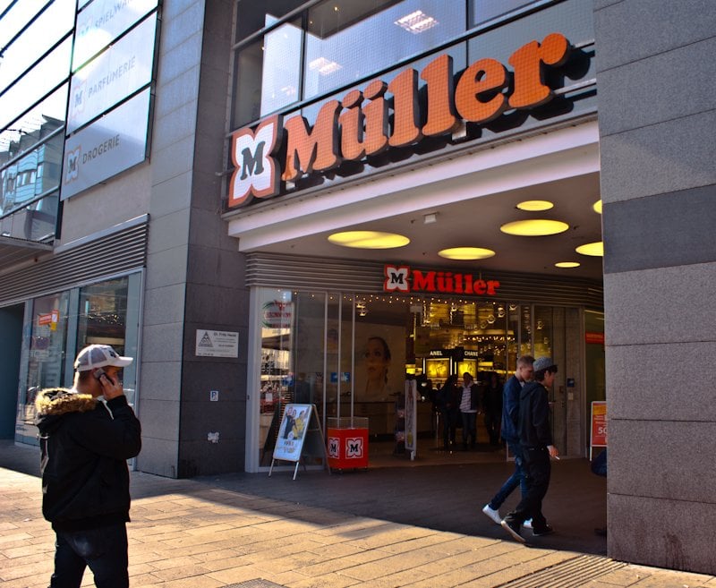 Müller - Department Stores - Franz Jonas Platz 2 - 3, Floridsdorf ...
