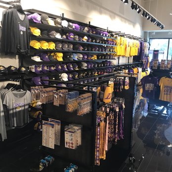 Lakers Team Shop - 100 Photos & 44 Reviews - Sports Wear - 729 North ...