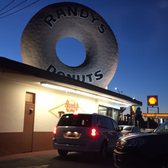 Randy’s Donuts - 1755 Photos & 1600 Reviews - Donuts - Inglewood, CA ...
