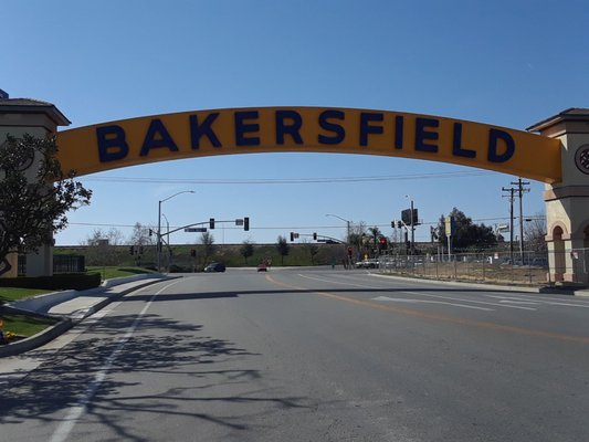 The Bakersfield Sign - Landmarks & Historical Buildings - Sillect Ave ...