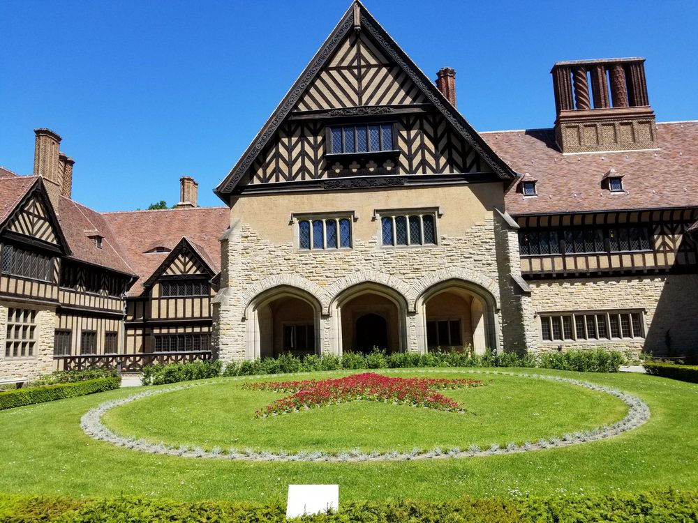 Schloss Cecilienhof - 13 Photos - Landmarks & Historical Buildings ...