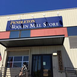 Pendleton Woolen Mill Store - 19 Photos & 17 Reviews - Fabric Stores ...