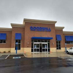 Goodwill of North Georgia: Cumming Store and Donation Center - 18 ...
