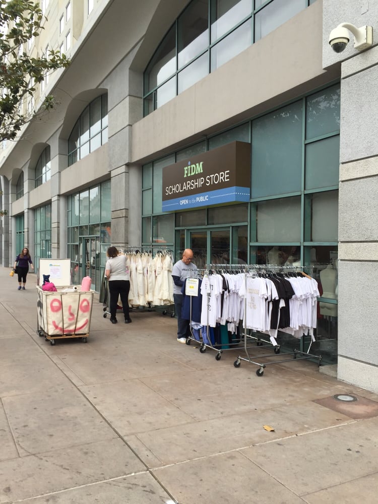 FIDM Scholarship Store - 36 Photos & 100 Reviews - Accessories - 919 S ...