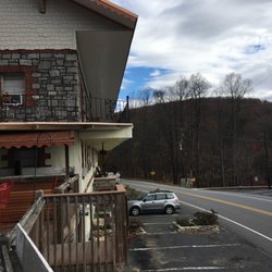 Skyline Village Inn and Cavern Tavern - 35 Photos & 16 Reviews - Hotels ...