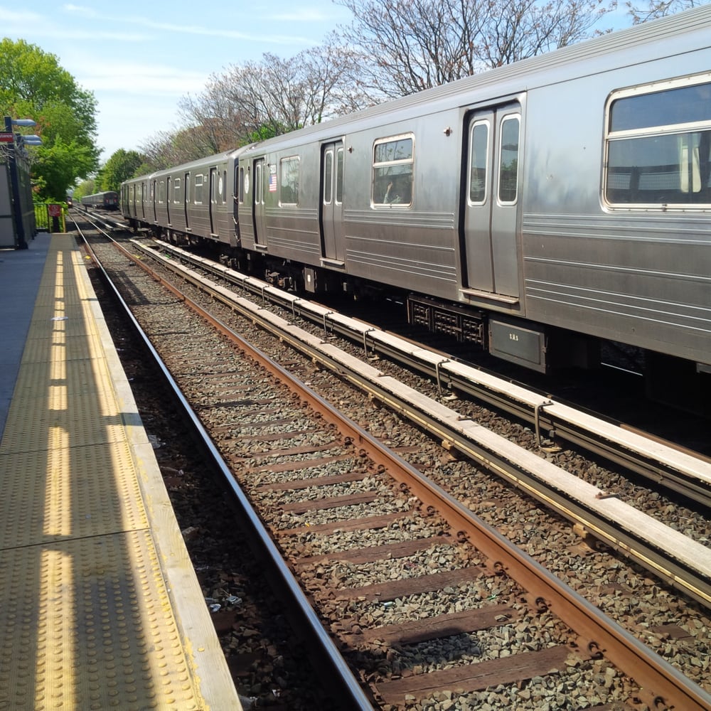 MTA - Avenue U Subway Station - Metro Stations - Ave U & E 16th St ...