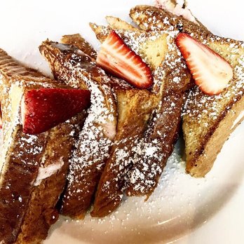 Famous Toastery - 93 Photos & 81 Reviews - Salad - 8933 Jm Keynes Dr ...