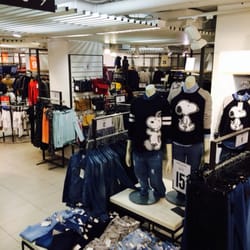 Lefties - Women's Clothing - Carrer Pelai, 2, El Raval, Barcelona ...