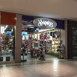 Journeys - Shoe Stores - Livingston Mall, Livingston, NJ - Phone Number ...
