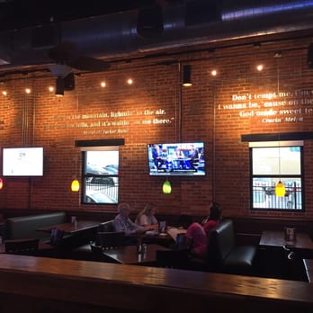 Hickory Tavern - 70 Photos & 77 Reviews - Sports Bars - 907 Senate St ...