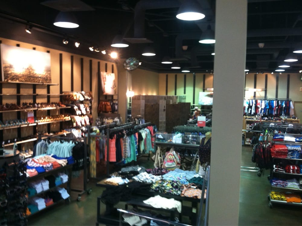 Pacsun - Outlet Stores - 452 Evergreen Ct, Woodbury, NY - Phone Number ...