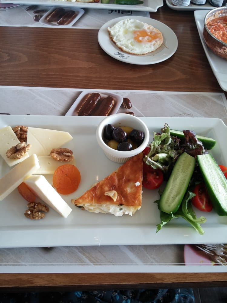 Pelit Pastanesi - Aqua Florya - Bakeries - Şenlikköy Mah., Söğütlü ...