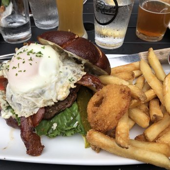 Radius - 46 Photos & 66 Reviews - Burgers - 15 E Lincolnway, Valparaiso ...