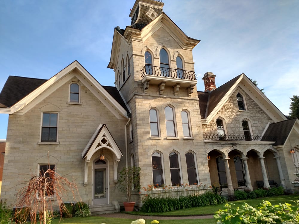 Le Chateau - 28 Photos & 34 Reviews - French - 410 Cass St, La Crosse ...