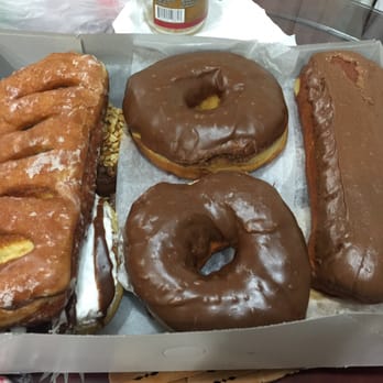 Peterson’s Donut Corner - 973 Photos & 1227 Reviews - Donuts - 903 S ...