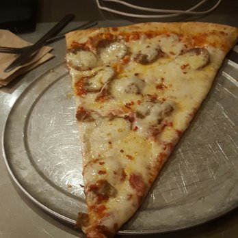 Lazy Moon - 301 Photos & 314 Reviews - Pizza - 11551 University Blvd ...
