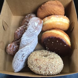 Donna’s Donuts - 40 Photos & 106 Reviews - Bakeries - 2106 Main St ...