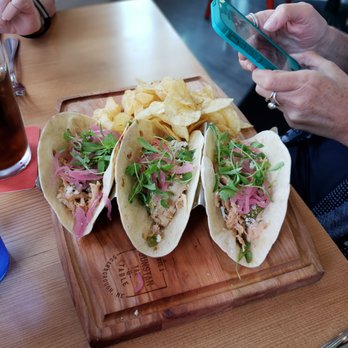 Dunstan Tap And Table - 35 Photos & 39 Reviews - Burgers - 6 Stewart Dr ...