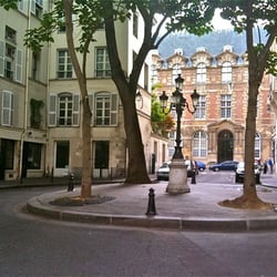 Place Furstenberg - Landmarks & Historical Buildings - Rue de ...
