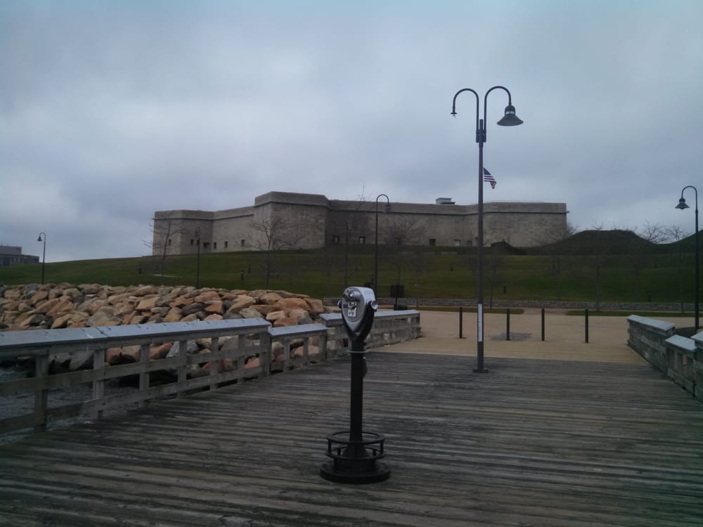 Fort Trumbull State Park - 12 Reviews - Parks - 90 Walbach St, New ...