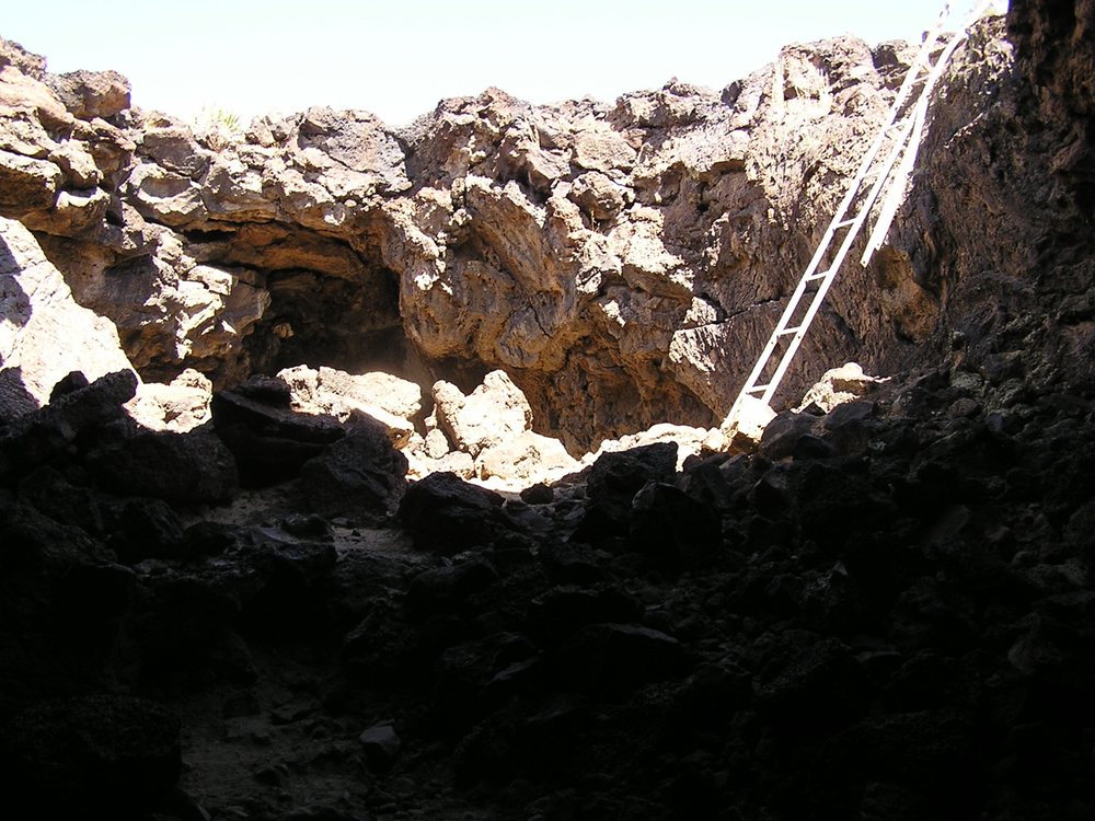 Mojave Lava Tubes - 51 Photos - Hiking - Mojave National Preserve ...