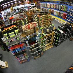Salty Peaks Snowboard Shop - 18 Photos & 25 Reviews - Ski & Snowboard ...