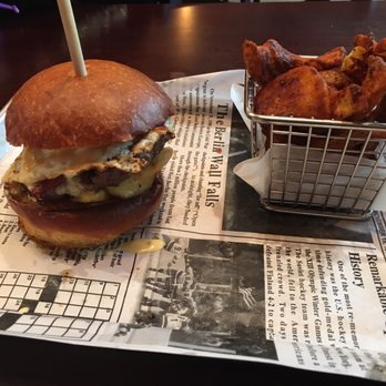 Royale with Cheese - 134 Photos & 96 Reviews - Burgers - 4163 Cass Ave ...