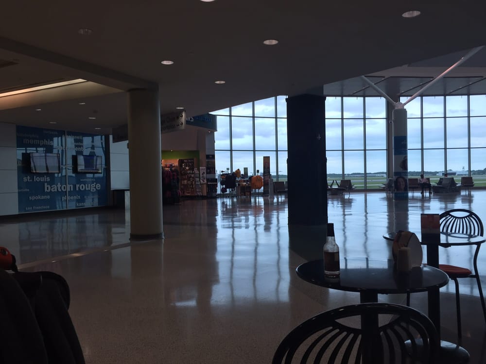 Baton Rouge Metropolitan Airport - BTR - 70 Photos & 74 Reviews ...