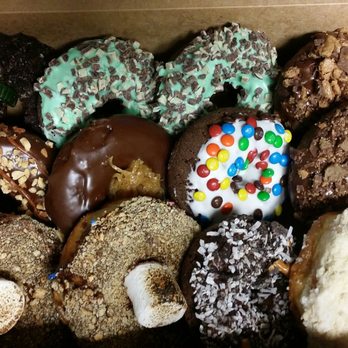 Hurts Donut - 269 Photos & 103 Reviews - Donuts - 2161 E University Dr ...