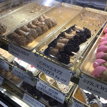 Mike’s Pastry - 2910 Photos & 4716 Reviews - Bakeries - 300 Hanover St ...