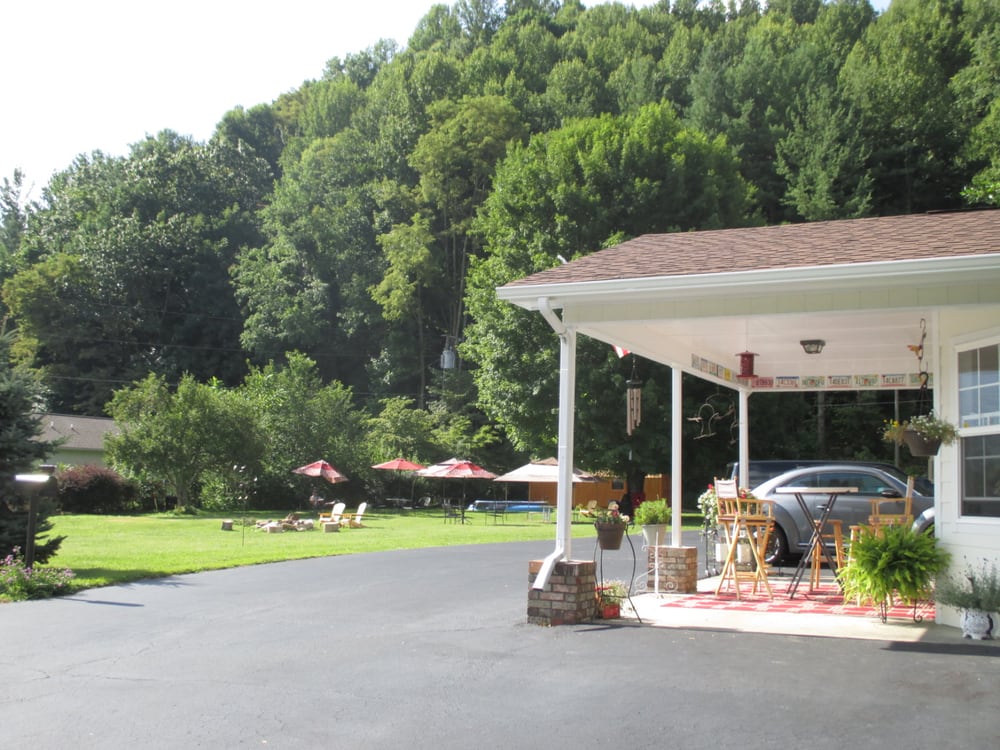 Cardinal Inn - Hotels - 3735 Soco Rd, Maggie Valley, NC - Phone Number ...