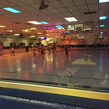 River Roll Skate Center - 22 Reviews - Skating Rinks - 4720 NW Gateway ...