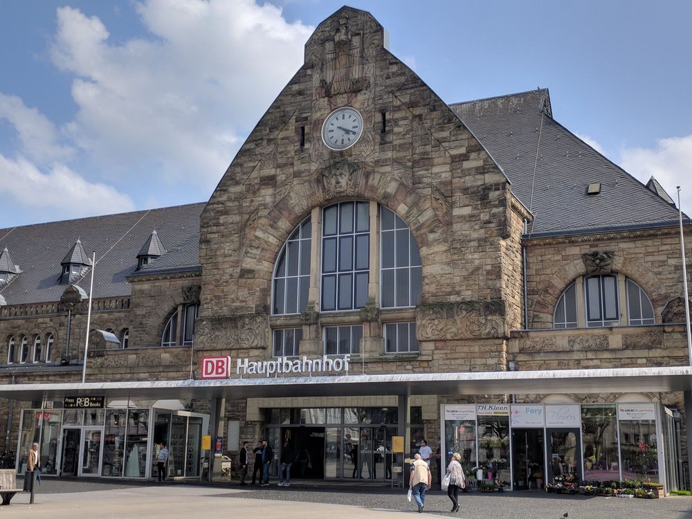 Aachen Hauptbahnhof - 30 Photos & 10 Reviews - Train Stations ...