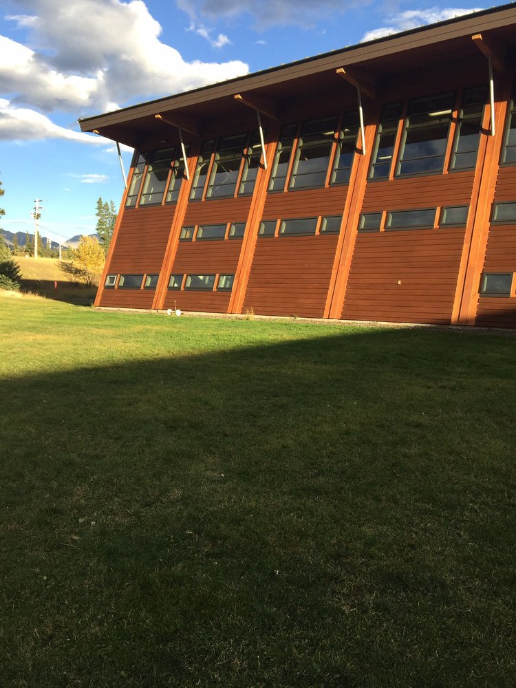 The Fenlands Banff Recreation Center - Skating Rinks - 100 Mt Norquay ...