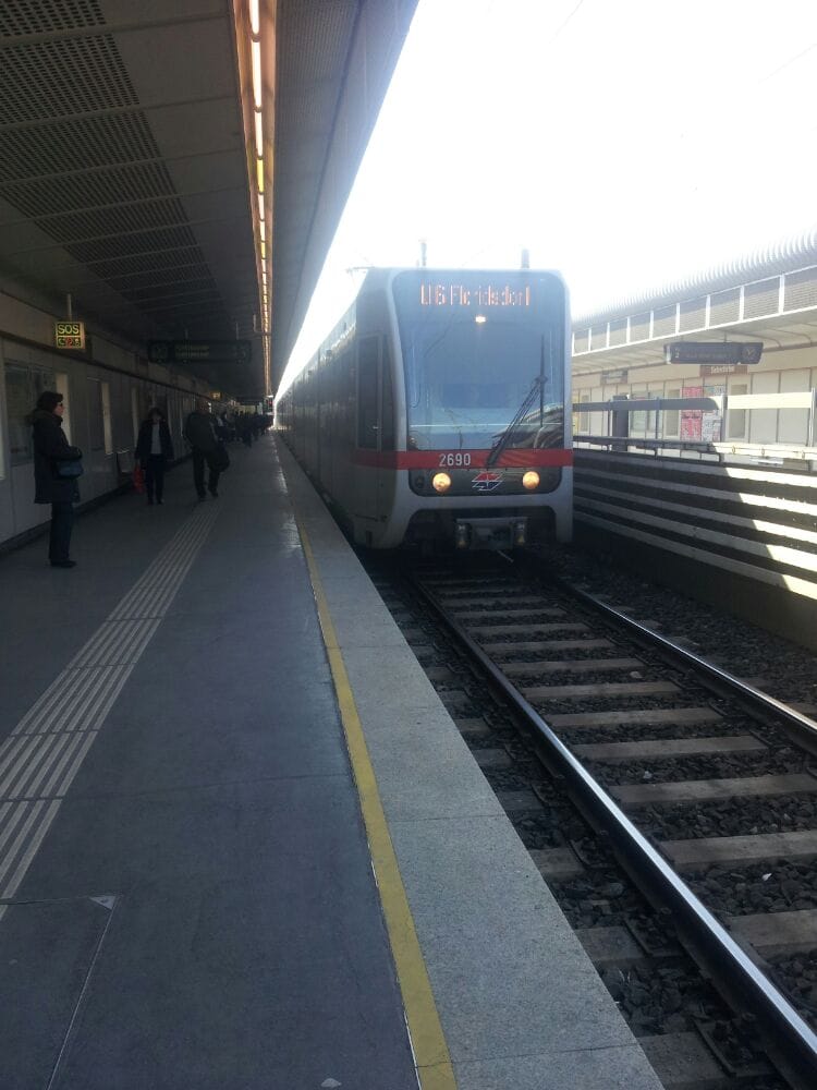 U6 Siebenhirten - Train Stations - Basler Gasse, Liesing, Vienna, Wien ...