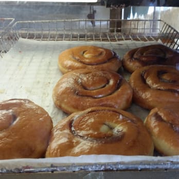 Polar Donuts - 64 Photos & 70 Reviews - Donuts - 1111 N Meridian Ave ...