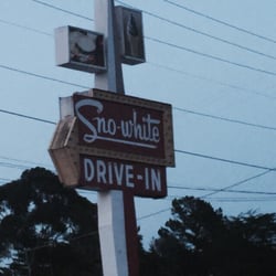 Sno-White Drive In - 49 Photos & 96 Reviews - Burgers - 223 State Park ...
