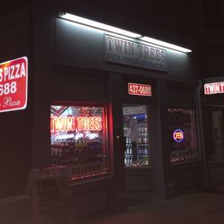 Twin Trees - 16 Photos & 17 Reviews - Pizza - 102 W Manlius St, East ...