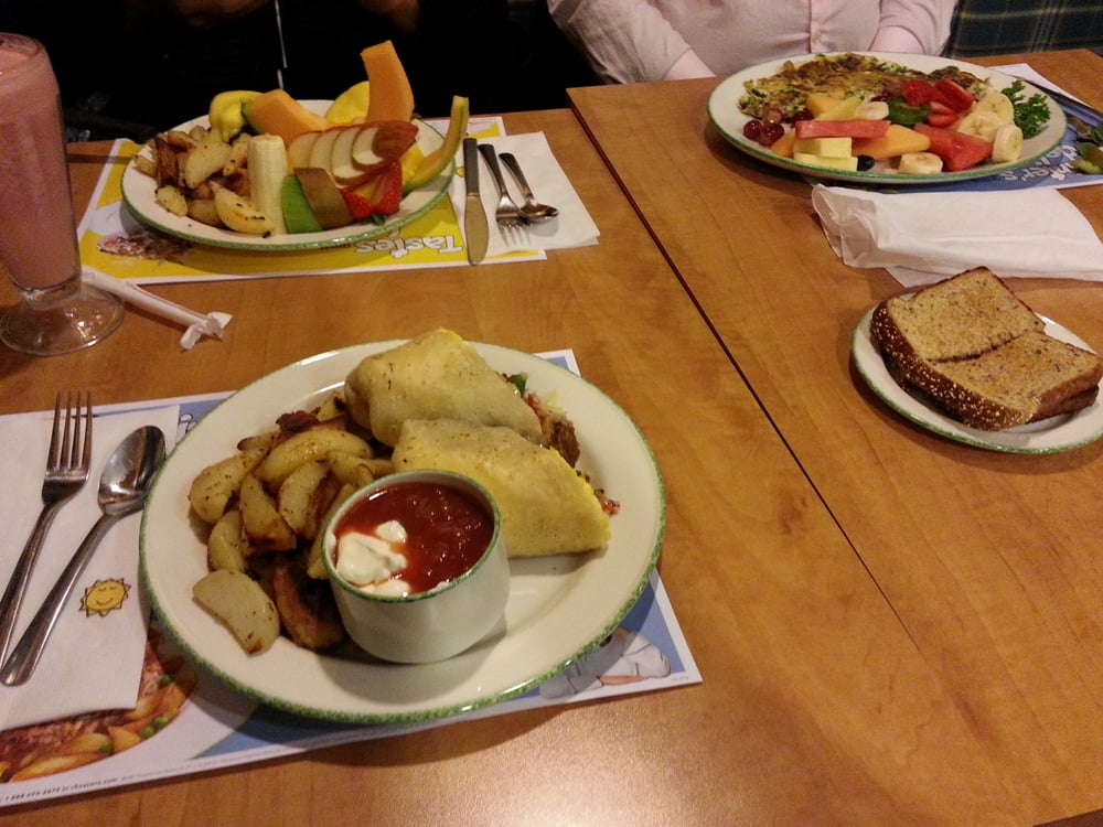 Cora - Breakfast & Brunch - 1971 St Joseph Blvd, Orleans, ON ...