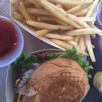 TrueBurger - 696 Photos & 1470 Reviews - Burgers - 146 Grand Ave ...