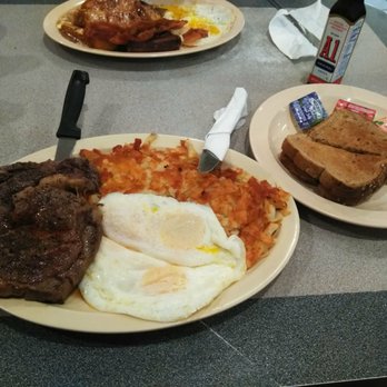 Chris Burgers - 52 Photos & 111 Reviews - Burgers - 28325 Winchester Rd ...