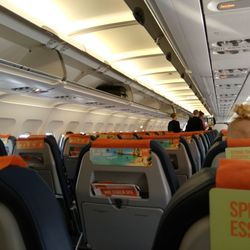 EasyJet - 36 Photos & 196 Reviews - Airlines - Hangar 89, Luton ...