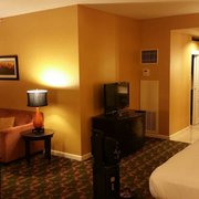 Hilton Houston North - 125 Photos & 103 Reviews - Hotels - 12400 ...