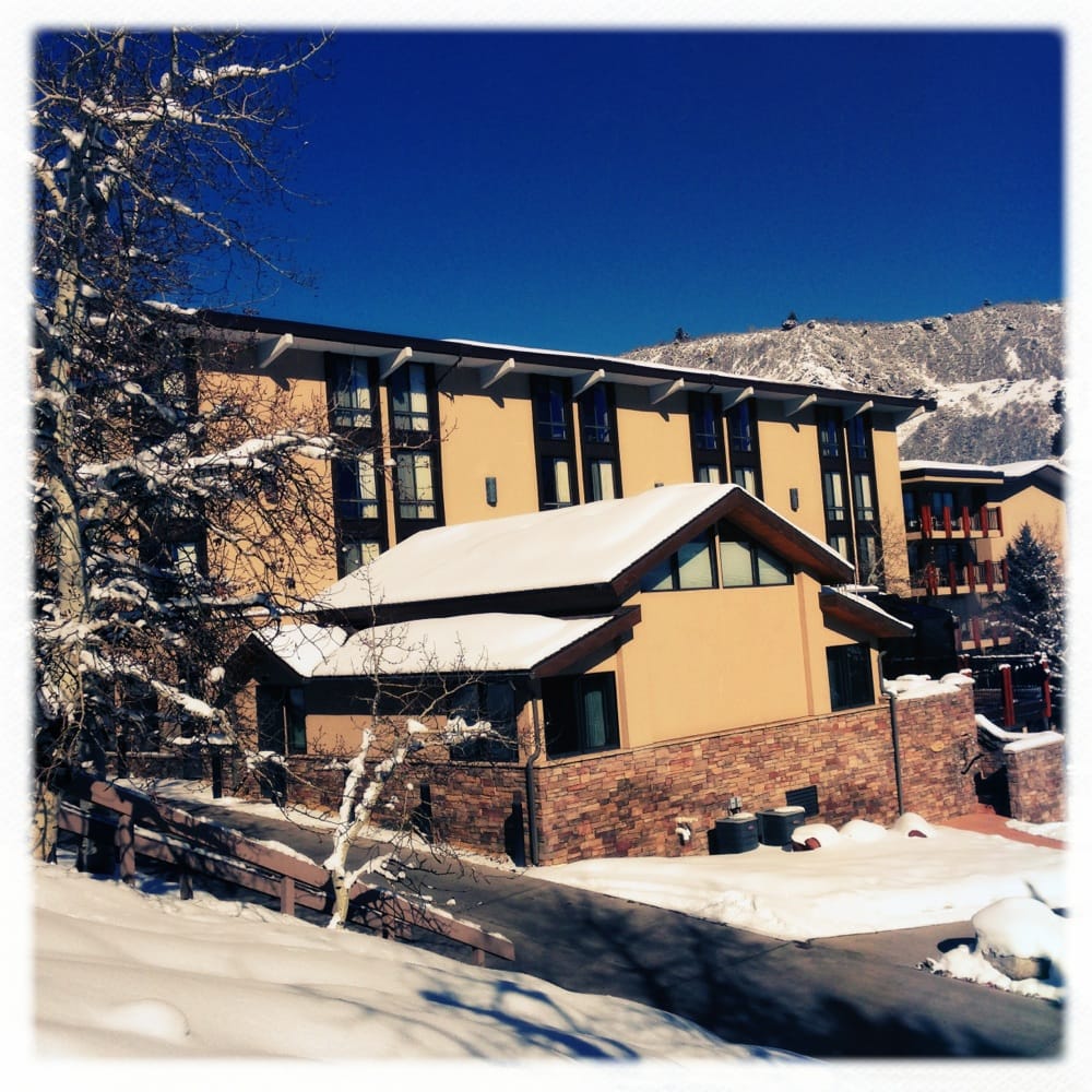 The Stonebridge Inn - 11 Photos & 38 Reviews - Hotels - 300 Carriage ...