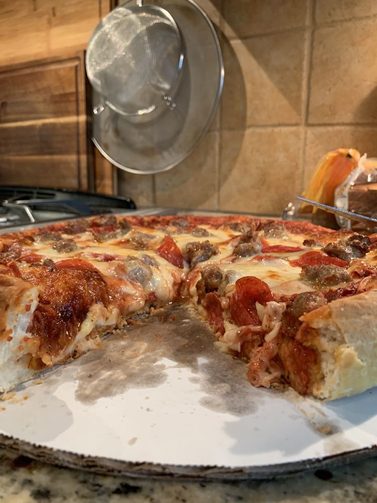 Ferraro's pizza store