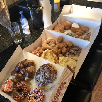 Donut Haus - 82 Photos & 162 Reviews - Bakeries - 342 Moraine Ave ...