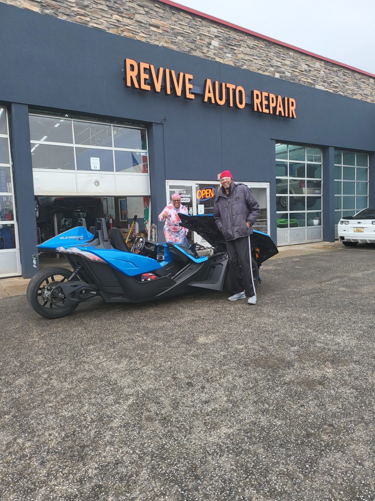 Auto Repair Oakland County - Revive Auto Repair Shop Mechanic in Troy