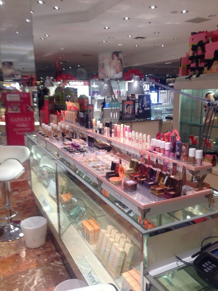 Benefit Cosmetics Counter - Makeup Artists - 1100 Lloyd Ctr, Broadway ...