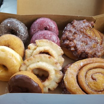 Sara Donuts - 45 Photos & 61 Reviews - Donuts - 45 Satellite Blvd NW ...