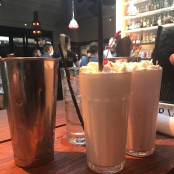 Cafeteria 15L - 2198 Photos & 1600 Reviews - American (Traditional ...